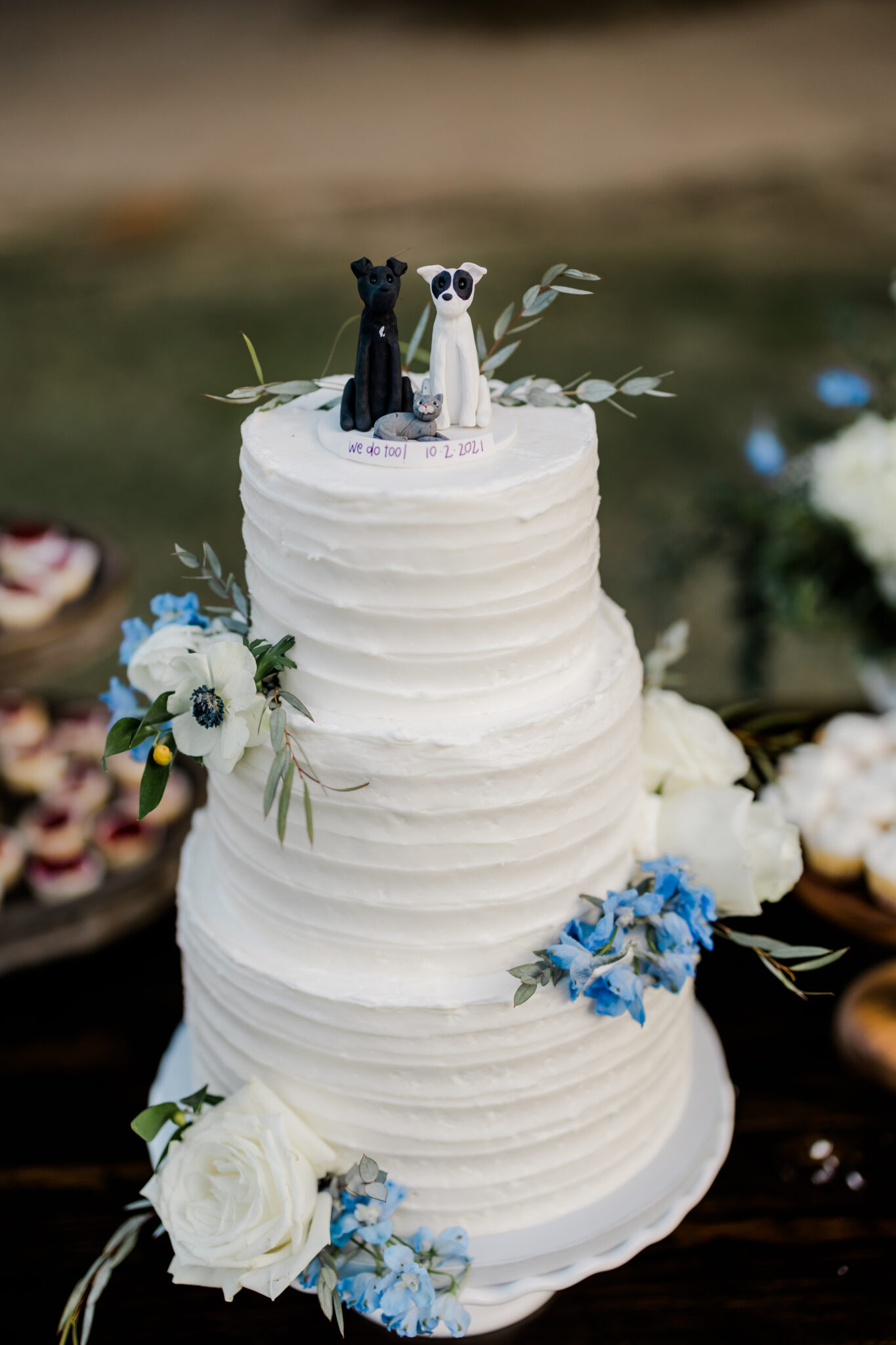 Luxury Wedding Cakes Captured by Top Savannah Photographer