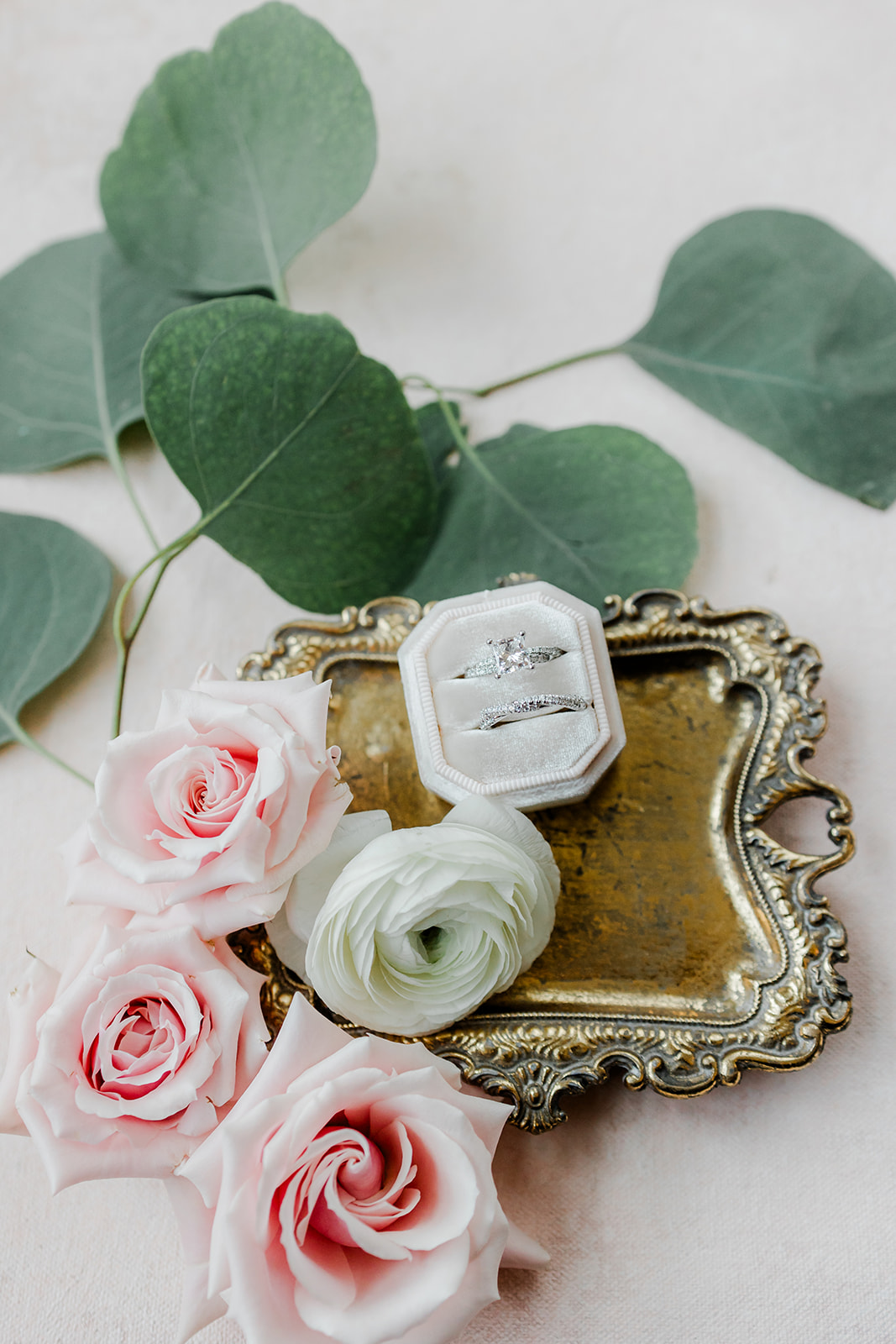 Twenty Essential Wedding Photos by Luxury Photographer