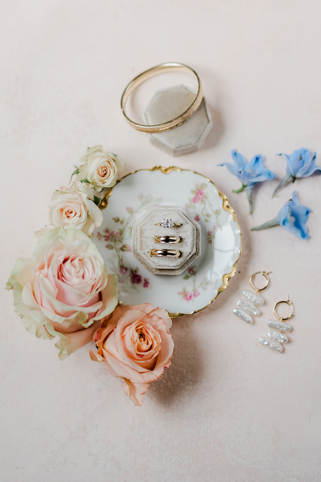 Twenty Essential Wedding Photos by Luxury Photographer