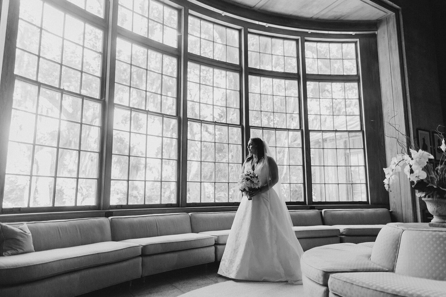 Twenty Essential Wedding Photos by Luxury Photographer