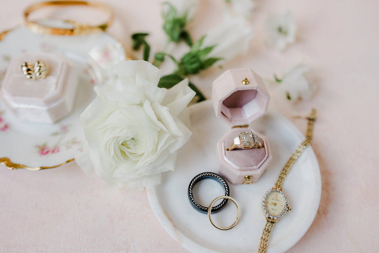Twenty Essential Wedding Photos by Luxury Photographer