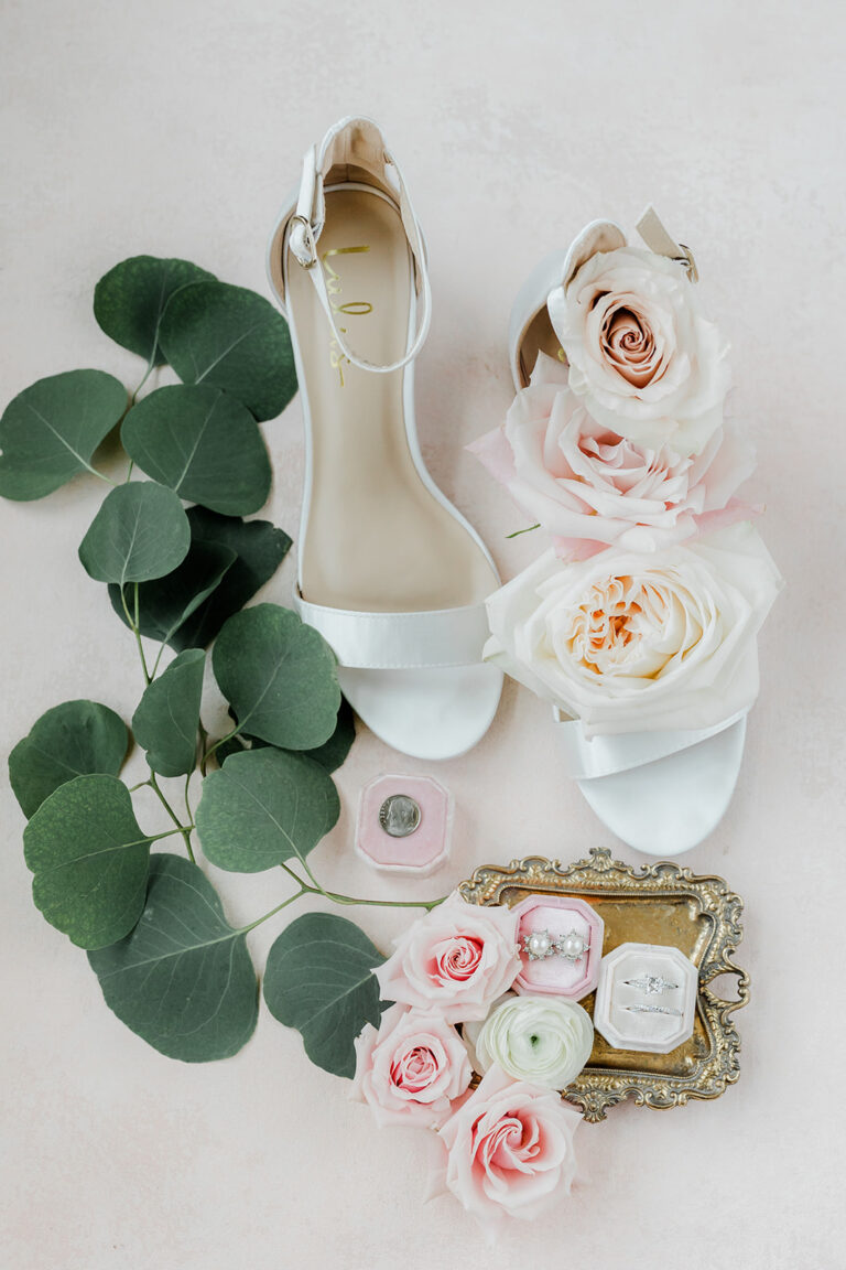 Twenty Essential Wedding Photos by Luxury Photographer