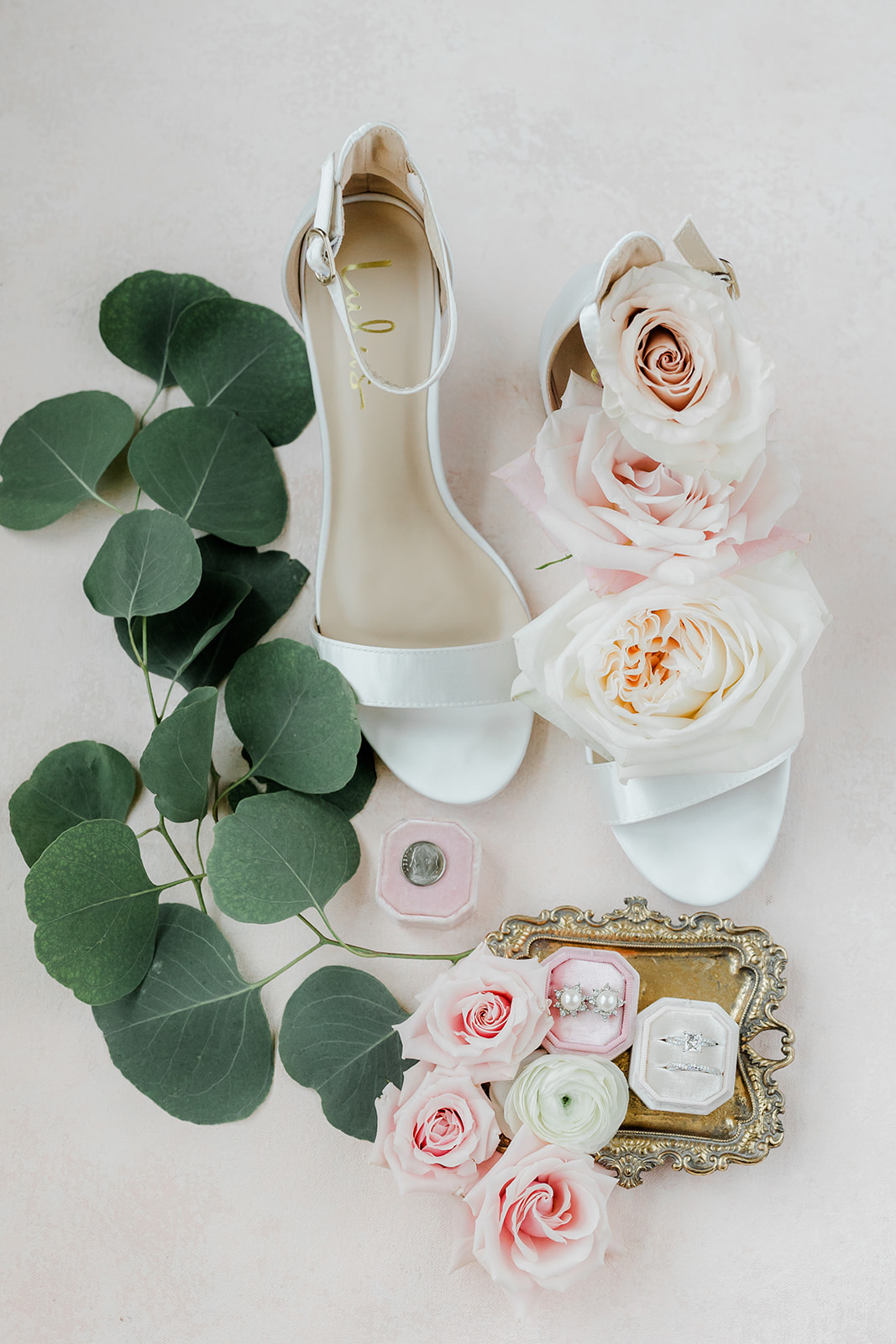 Twenty Essential Wedding Photos by Luxury Photographer